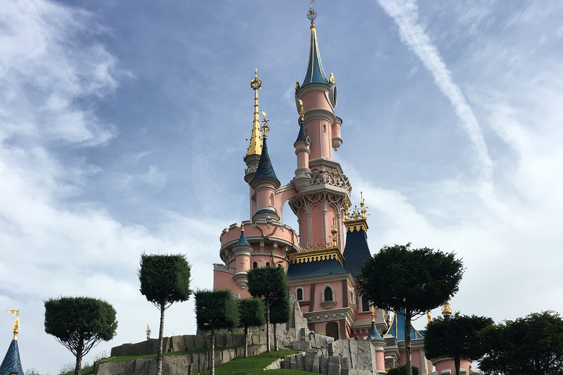 M*I*C*K*E*Y*M*O*U*S*E - World Trek Family